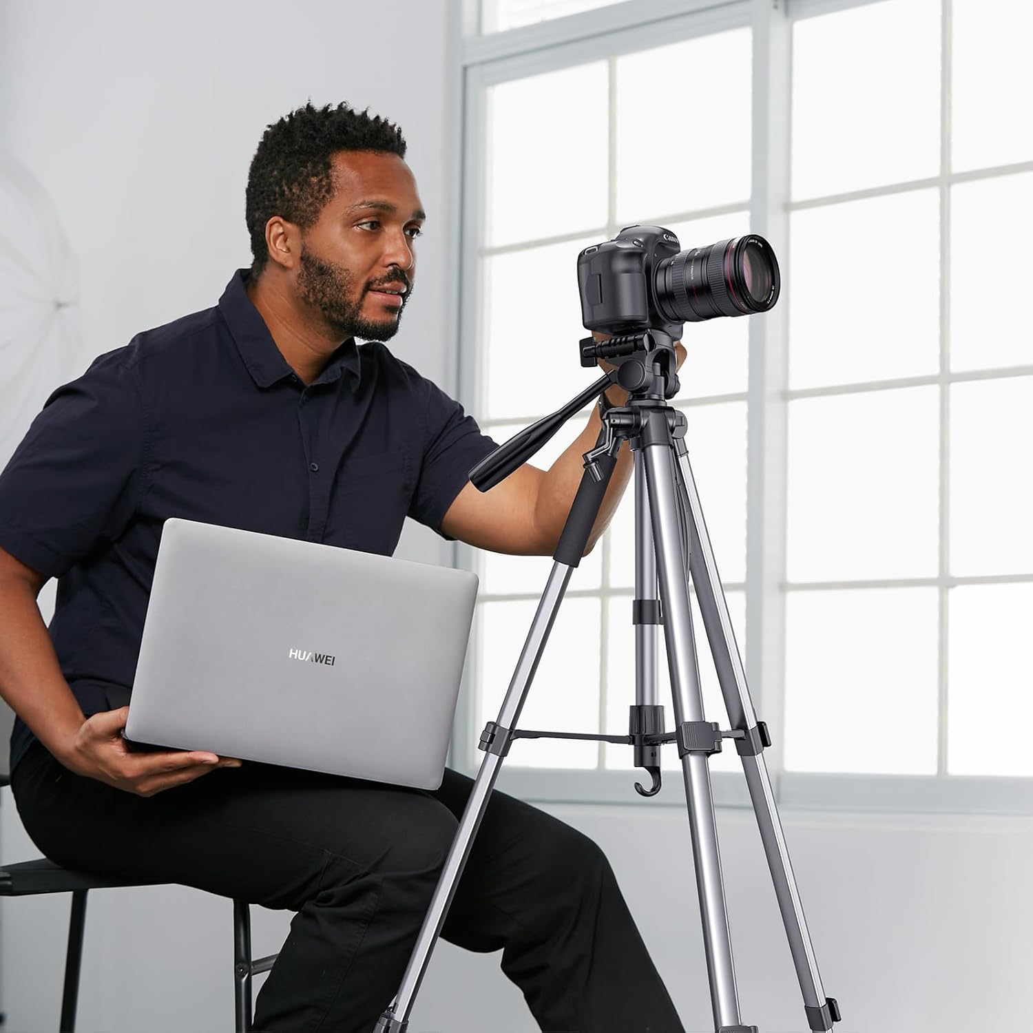 Ugreen Professional Tripod for Phones and Cameras for Selfies and Live ...